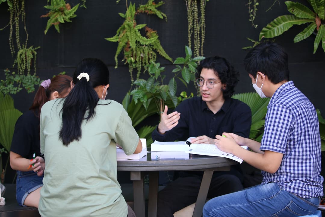 Acumen International College